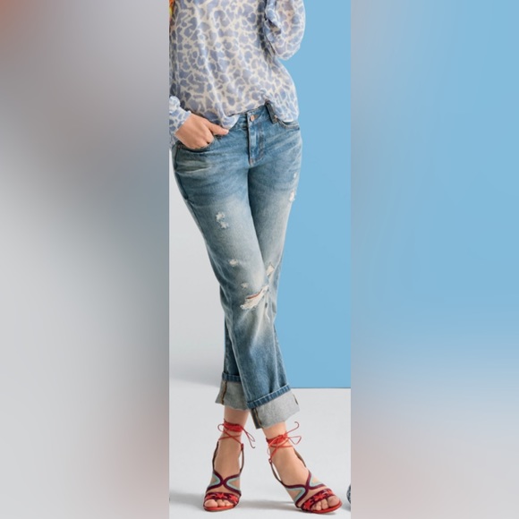 CAbi | Jeans | Cabi Malibu Boyfriend Jean Inbeach Club Wash | Poshmark